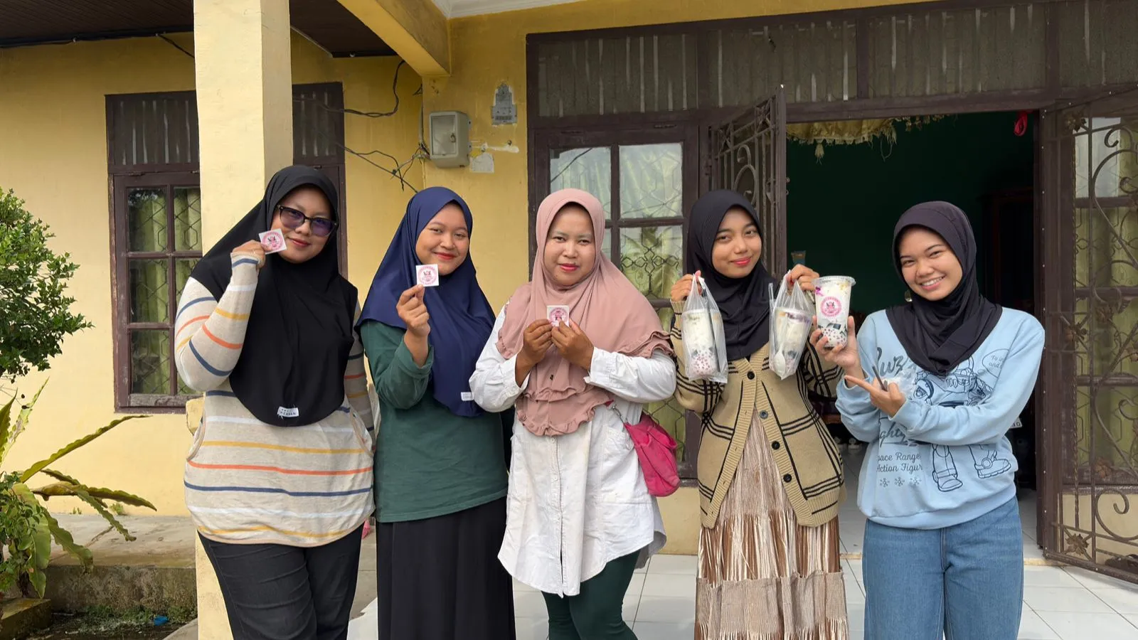 Perkuat Branding UMKM Lokal, Mahasiswa KKNMAs 101 Desa Kerinci Kanan ...