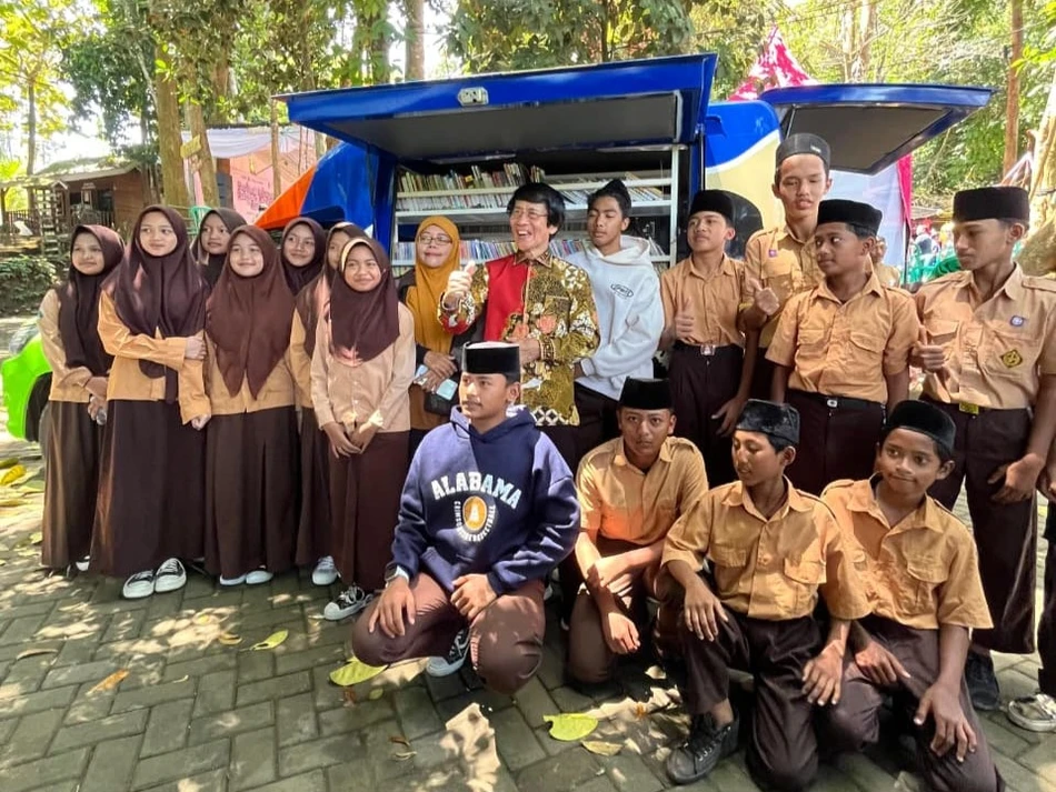 Mobil Terbang RBC Ramaikan Festival Literasi di Sumber Sira - PWMU.CO