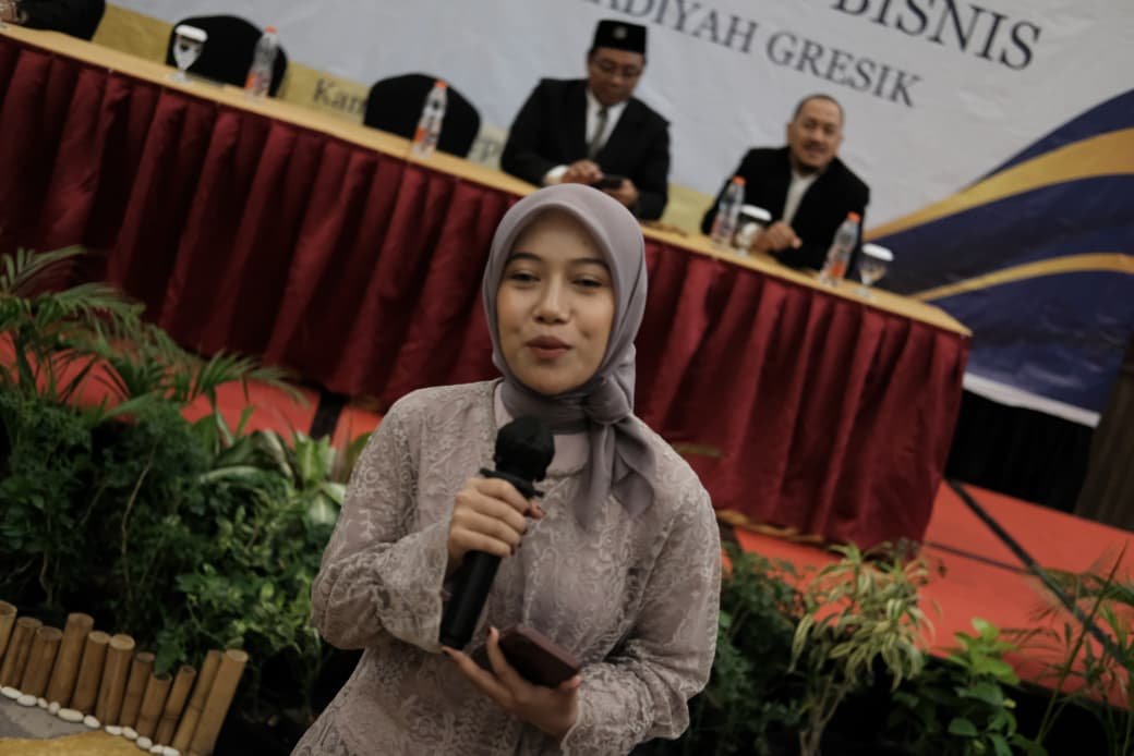 Raih Lulusan Terbaik UMG, Begini Cerita Vina Mar’atus Sholihah